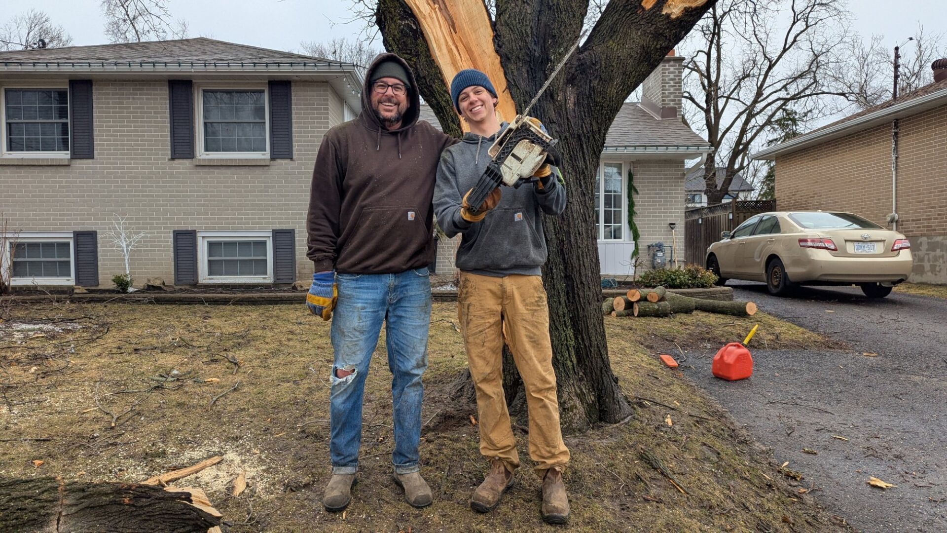 Ice storm cleanup continues in Barrie, Oro-Medonte, Orillia