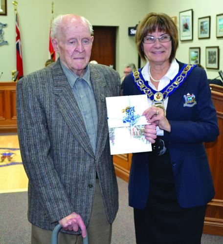 Well-known artist Hodson dies at 96