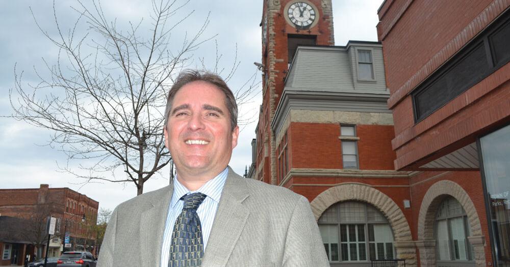 Former Collingwood Mayor Carrier to run again