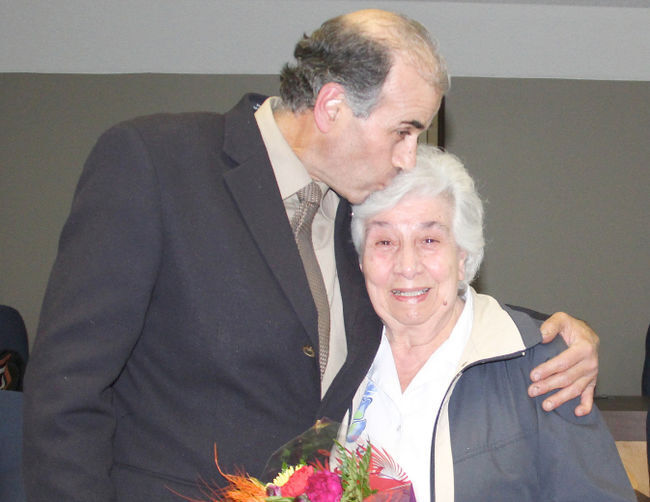 Burkett landslides back into mayor's chair