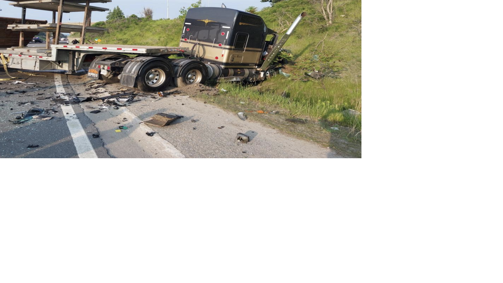 Barrie crash closes stretch of Highway 400