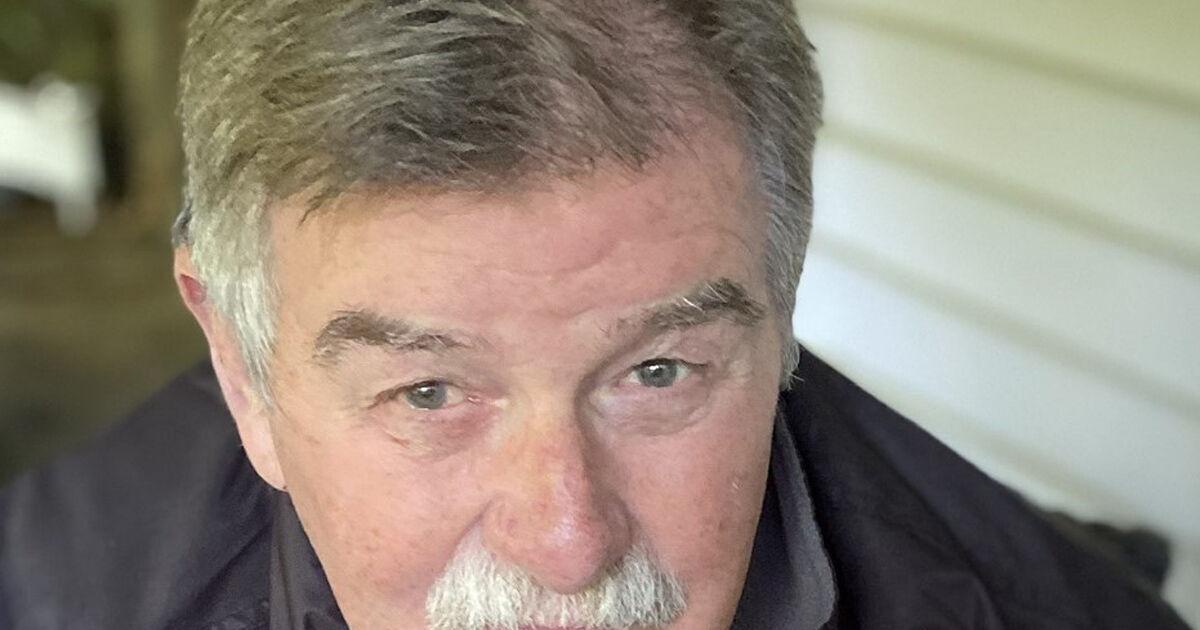 Councillor Jim Downer resuscitated after collapsing