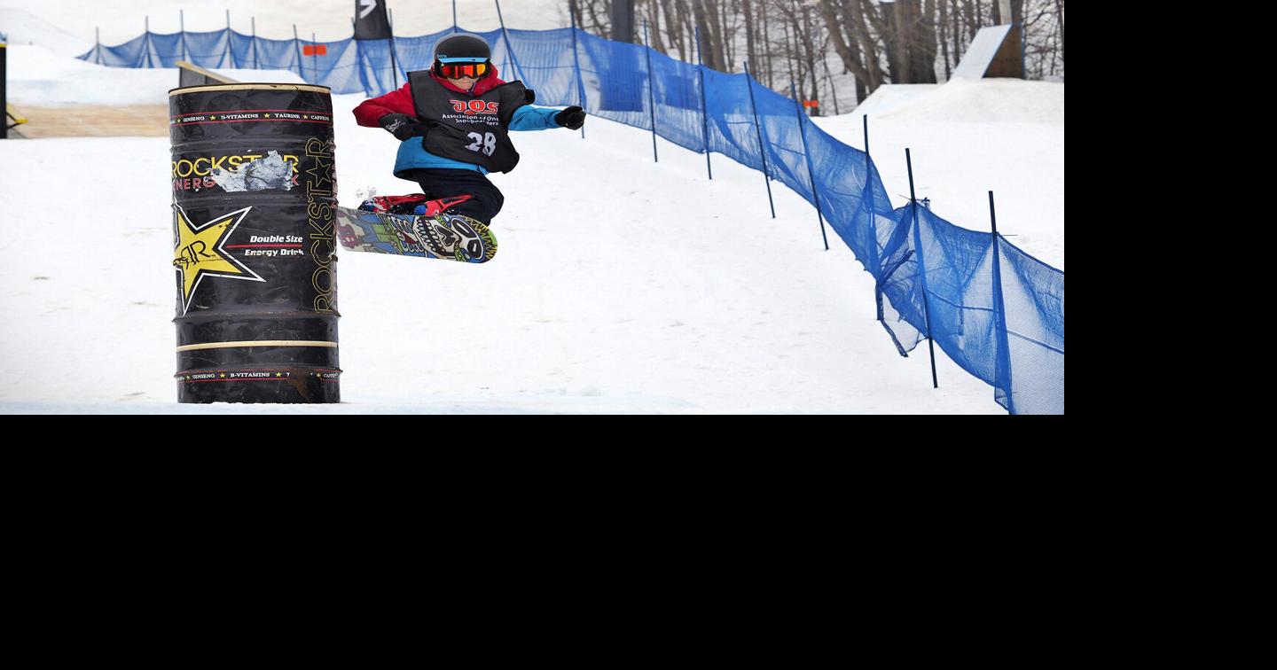 Amateurs compete in Snowboard Ontario slopestyle event at Blue Mountain
