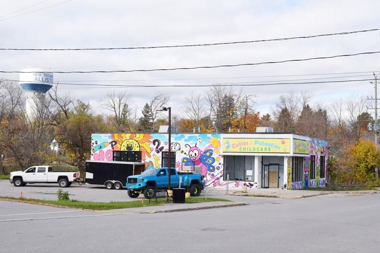 Artist Diogo Snow unleashes creativity at new Alliston daycare