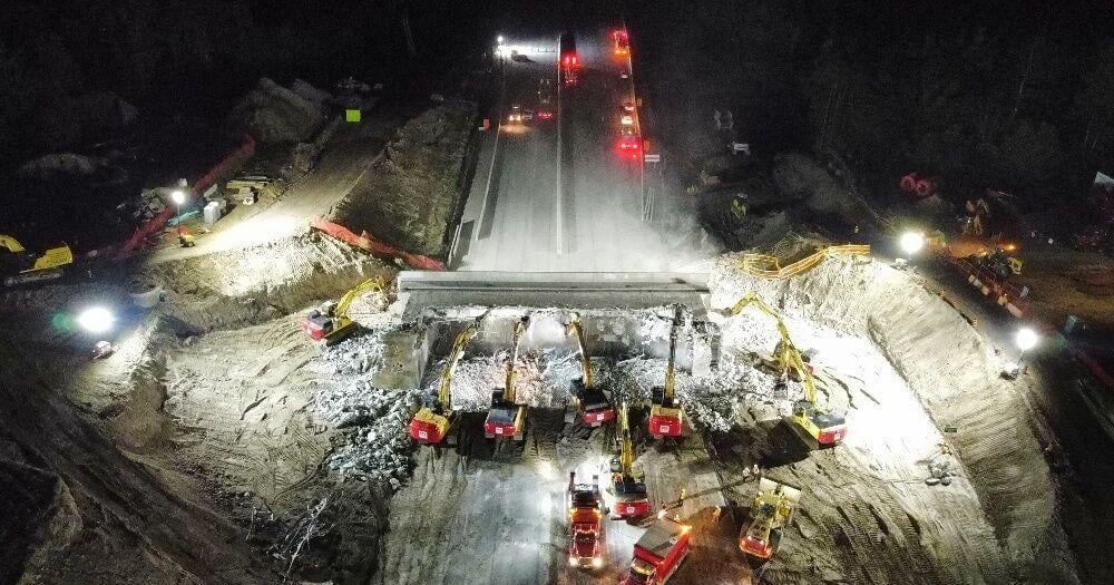 IN PHOTOS: Bridge demolished over Highway 400 in Barrie