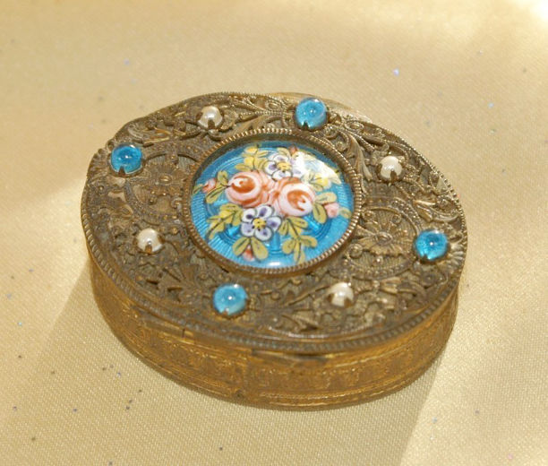 Uses, designs of containers evolved during 18th, 19th centuries