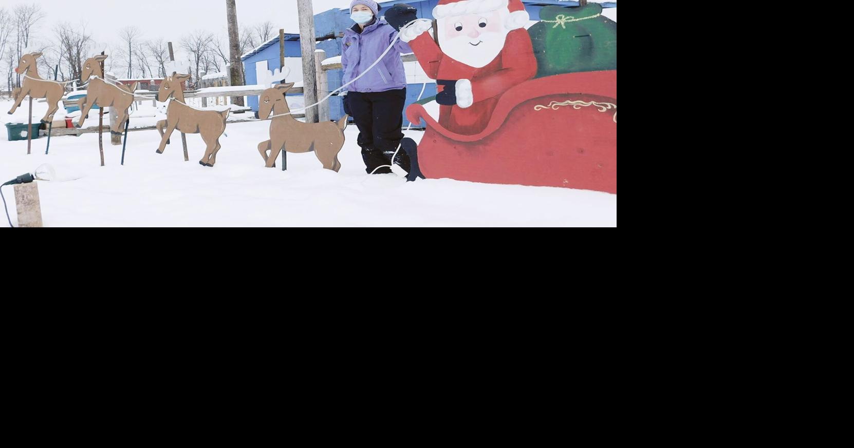 Drive-through Christmas lights display at Hewitts Fun Farm in Severn
