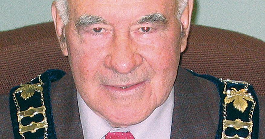 OPP do good job, mayors tell council