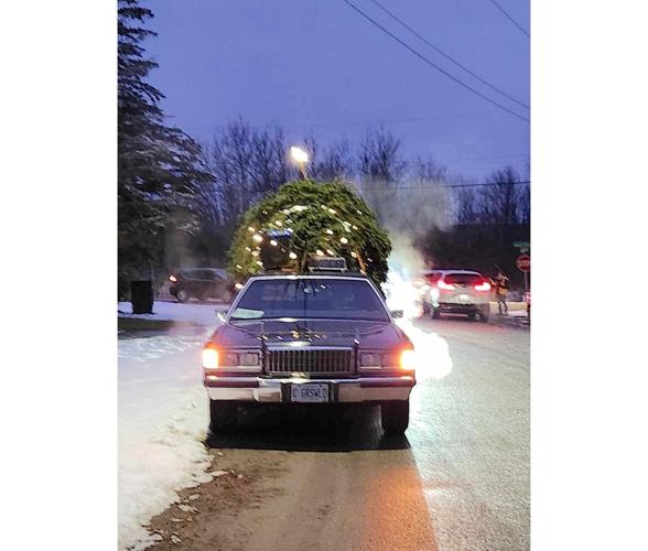 Coldwater couple’s Clark Griswold station wagon spreads joy