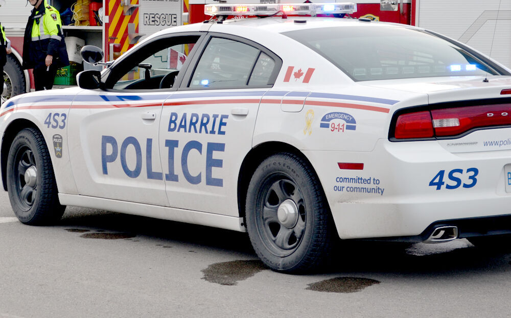 Barrie Police break-up fight between alleged shoplifter and staff