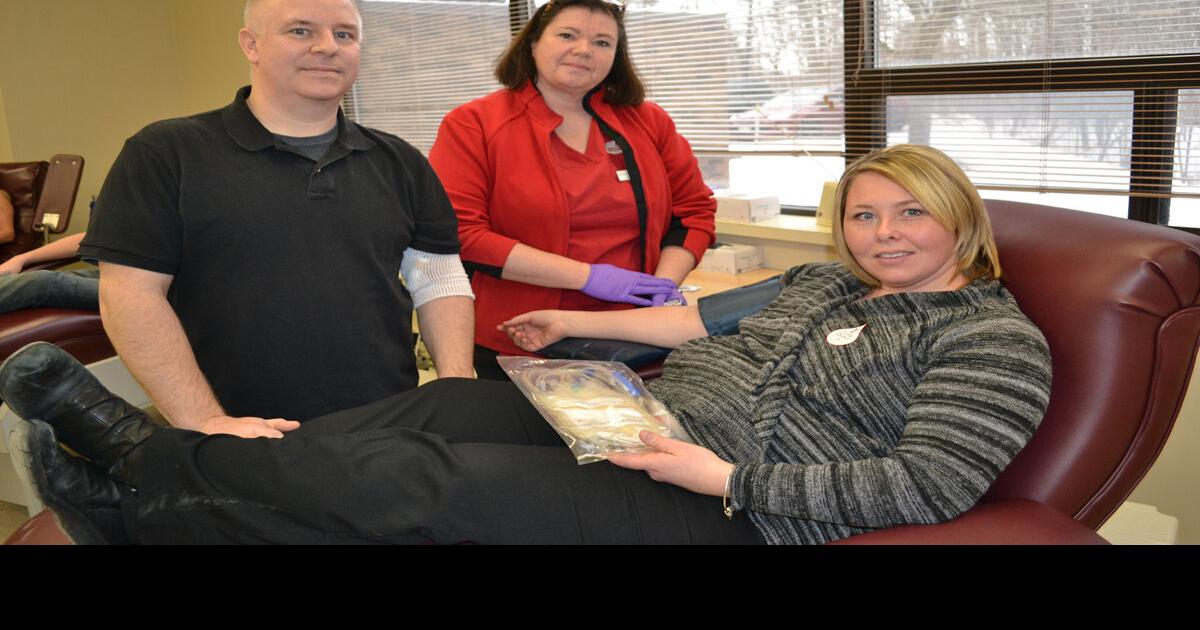 Simcoe County paramedic with rare cancer encourages blood donations