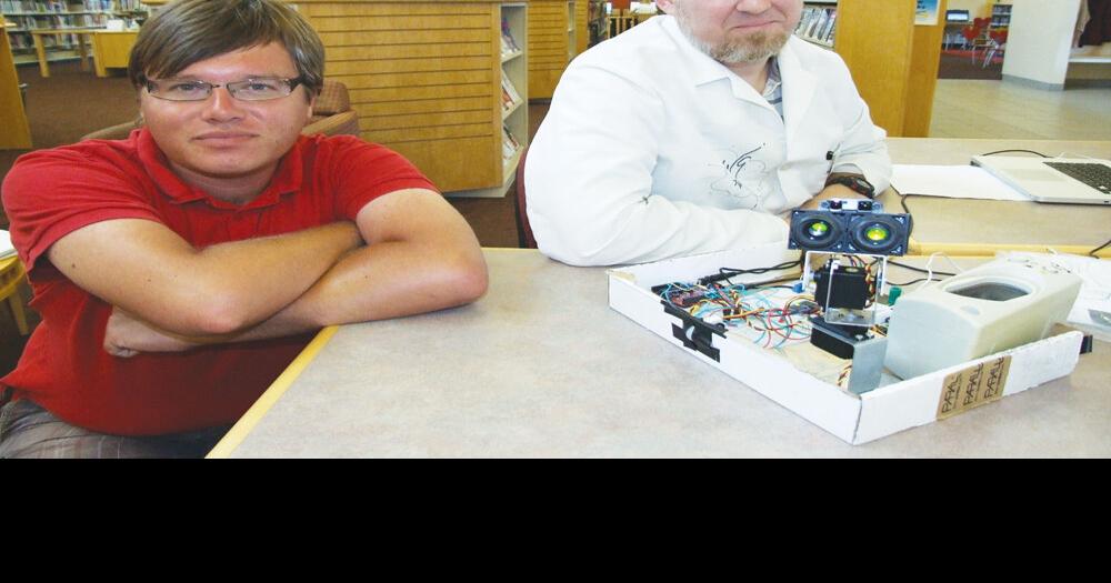 Robo-artist sets up shop in library