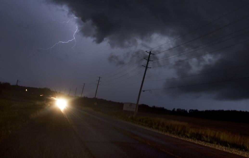 Ontario severe thunderstorms and heat wave alerts