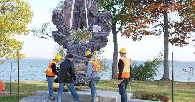 The Gordon Lightfoot statue has arrived at Tudhope Park