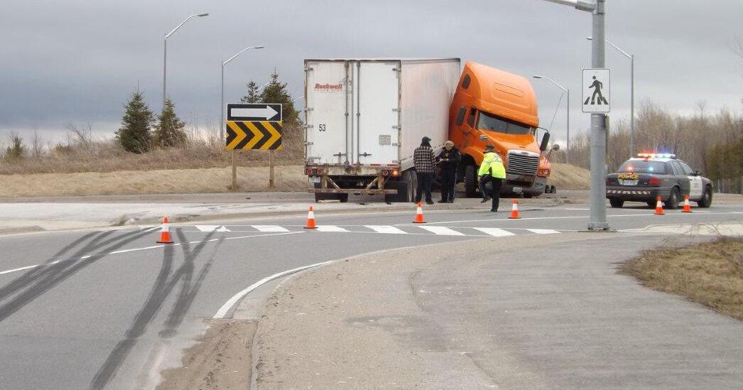 Collingwood OPP increases enforcement at Hwy 26. roundabout