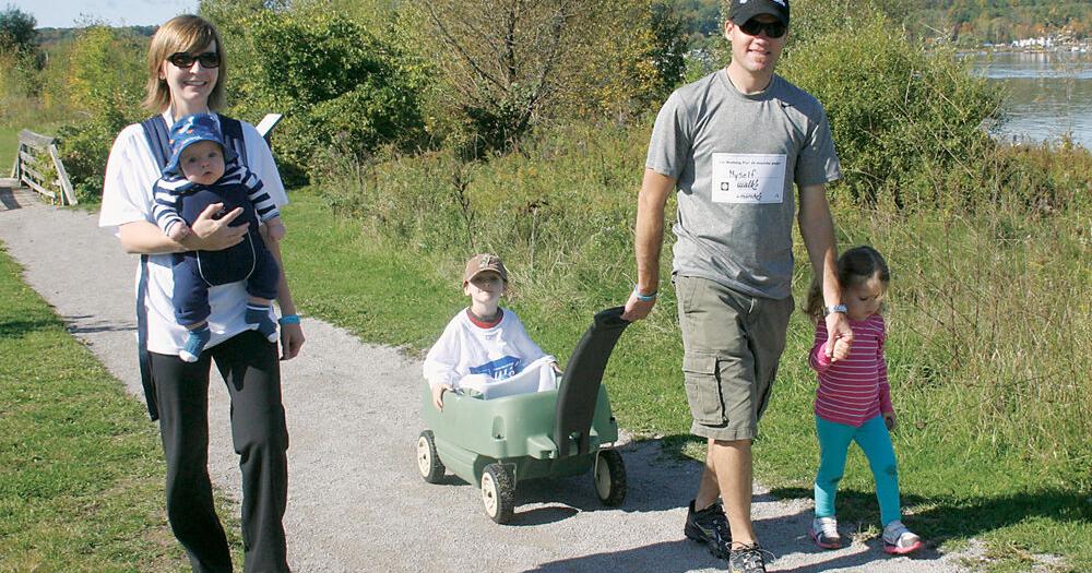 Family walks for kidney foundation