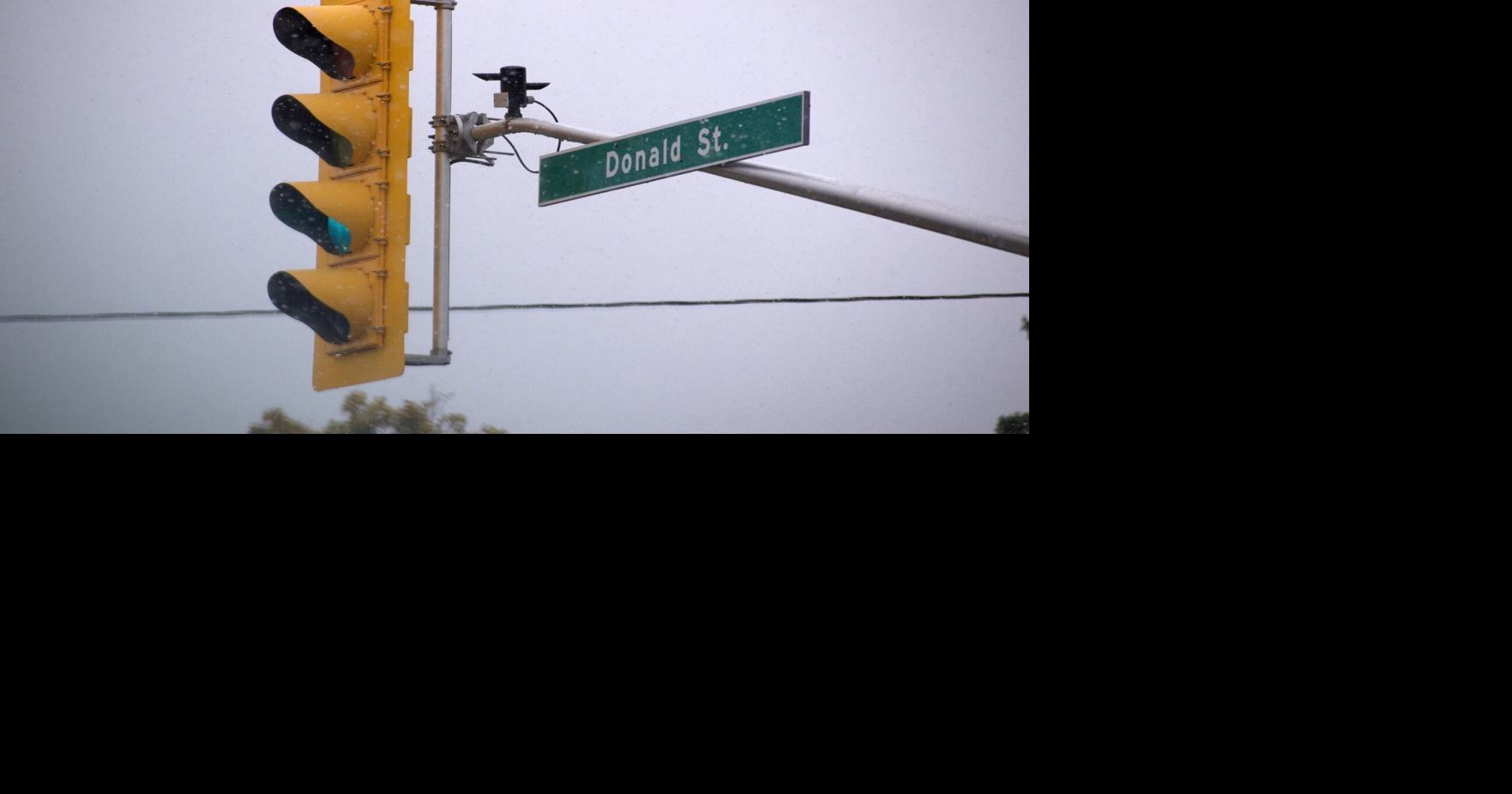 YOU ASKED: What’s with the tiny signs in Barrie?