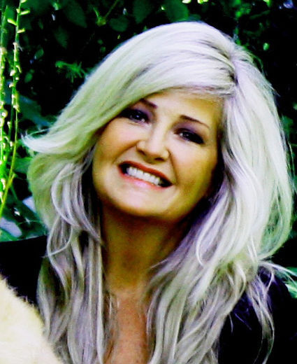 Lisa Hawkins's Instagram, Twitter & Facebook on IDCrawl