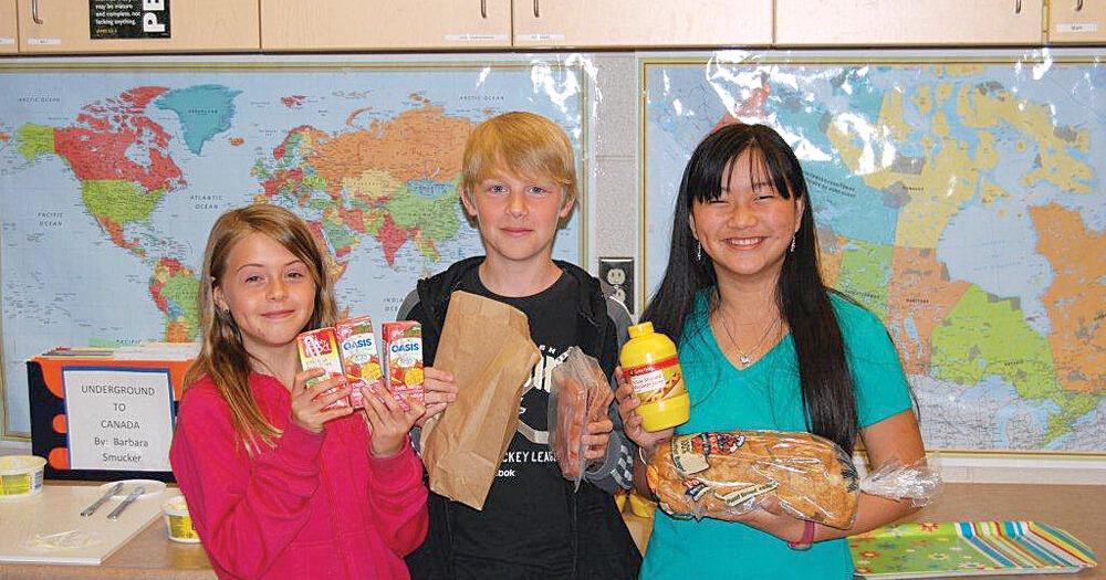 Students brown-bag-it for Busby Centre