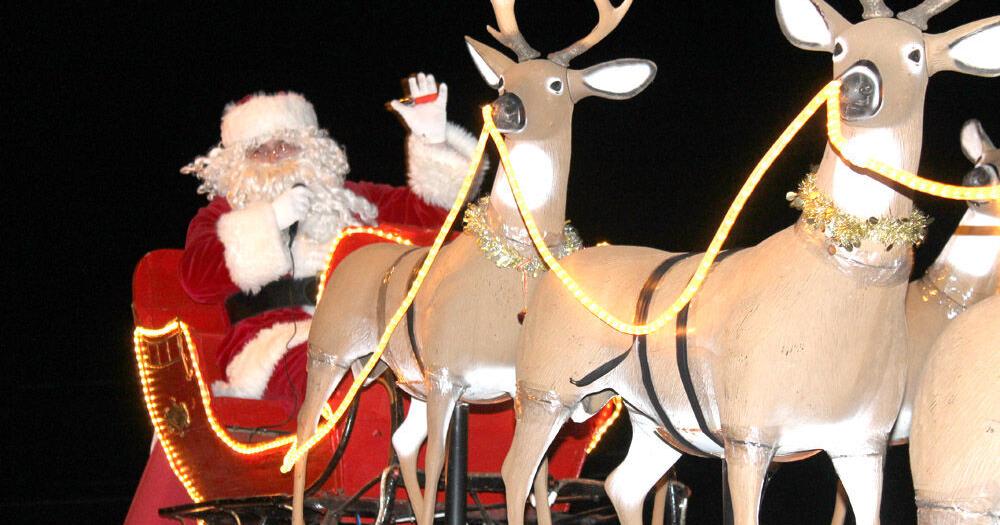 Meaford Santa Claus parade a hit