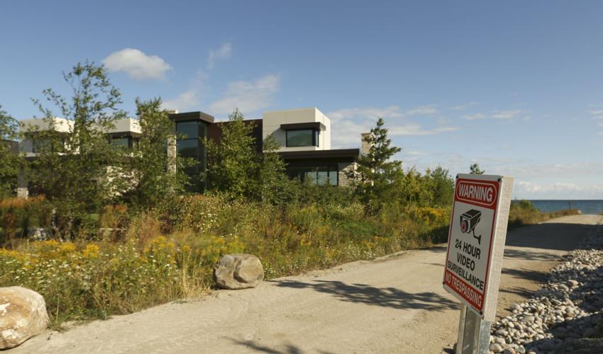 Fight over fossil-filled beach poisoning paradise on Georgian Bay shore
