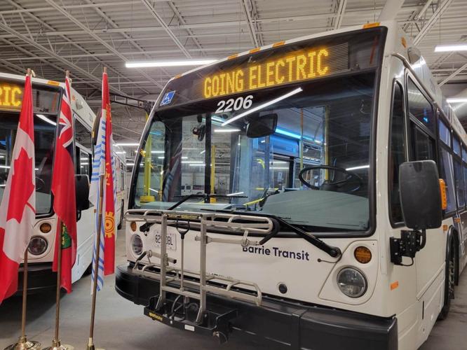Feds, Barrie flip switch on $3.3M electric bus pilot program