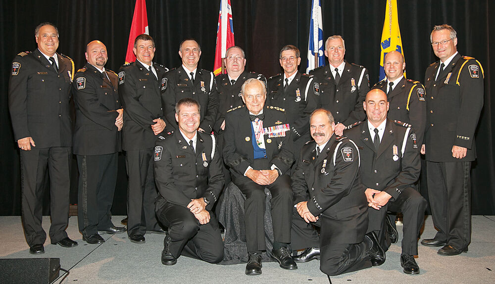Simcoe paramedics awarded service medals