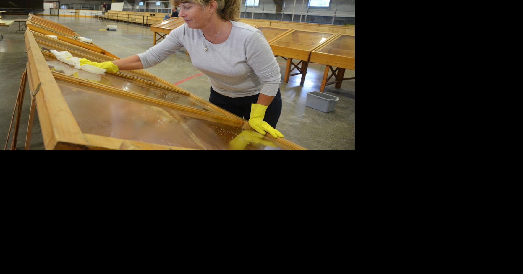 Jaydee Bixby performing at Beeton Fall Fair