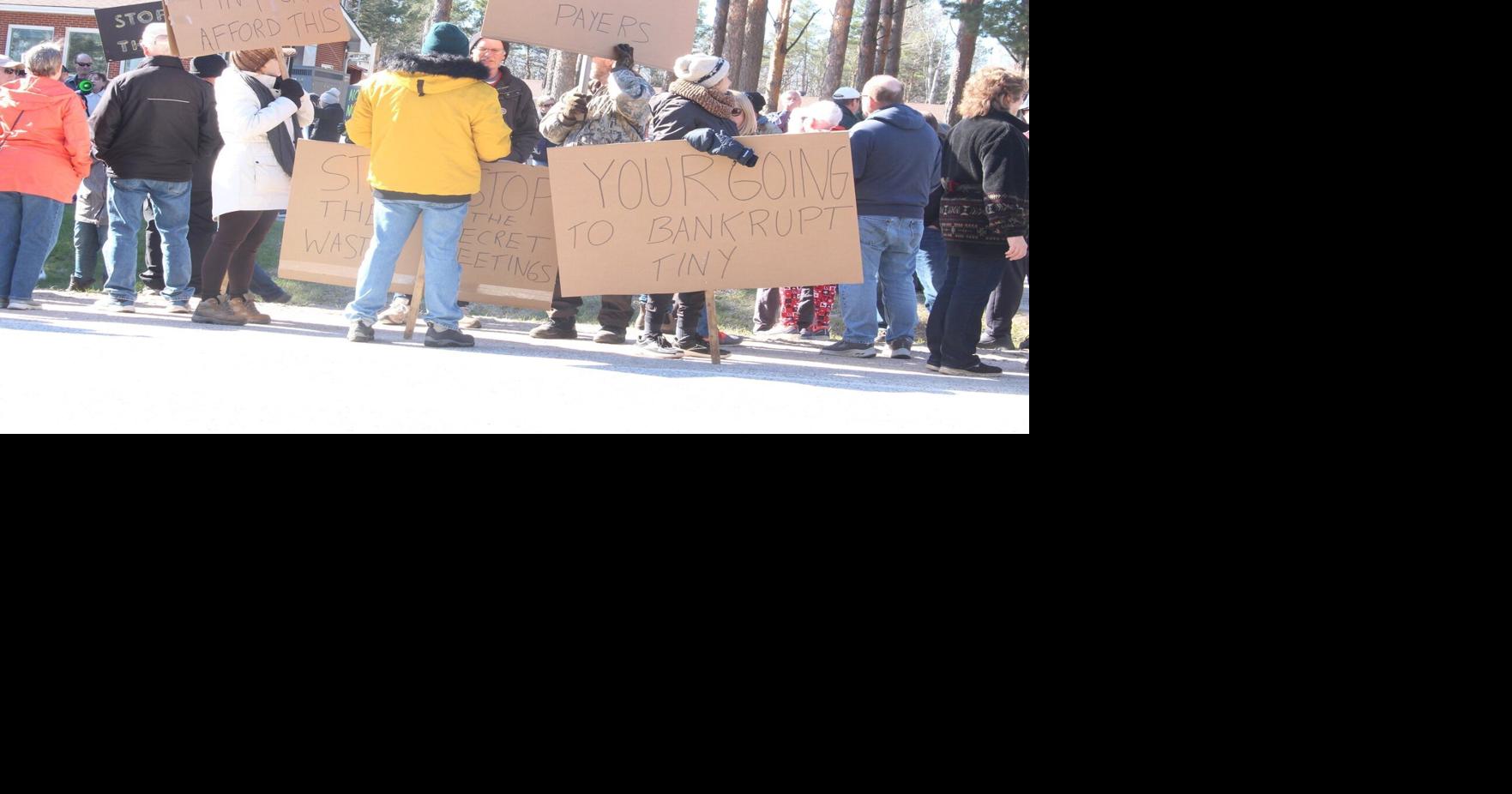 Green leader takes Tiny Township petition to Queen’s Park