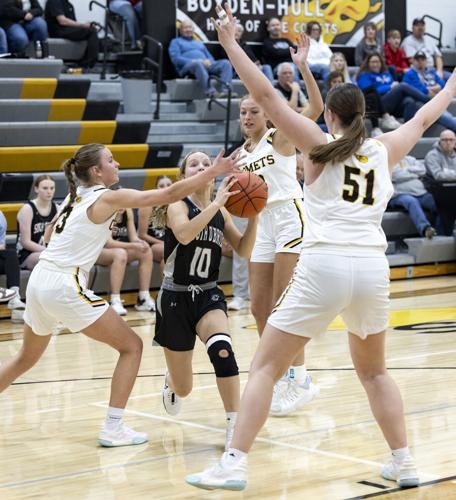 Girls' hoops: Boyden-Hull, Harris-Lake-Park, Trinity advance