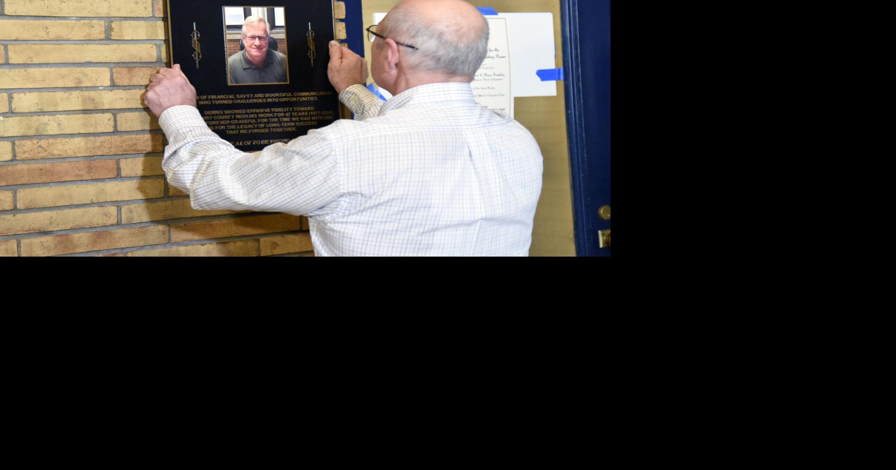 Woodbury County meeting room dedicated to Dennis Butler