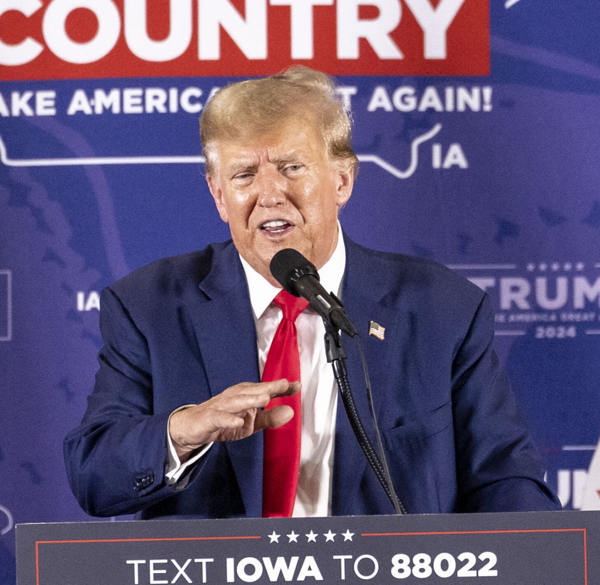 Donald Trump looks to Iowa caucuses to power primary victory