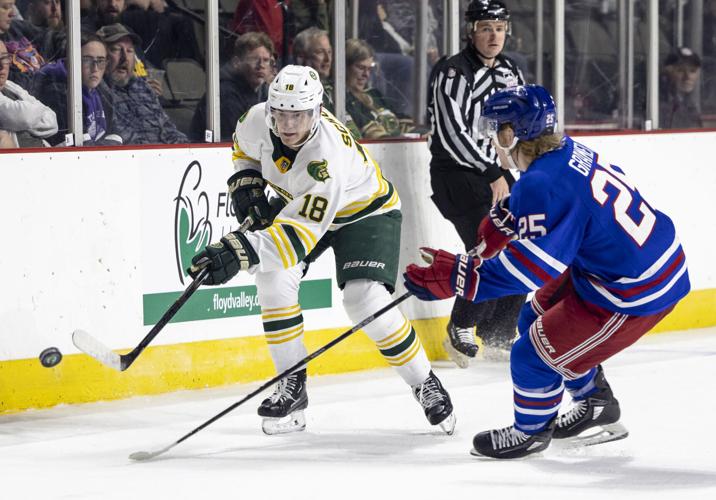 Musketeers fall to Des Moines on Banner Night