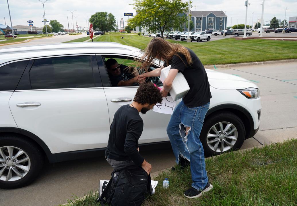 Protest takes place in front of ICE office