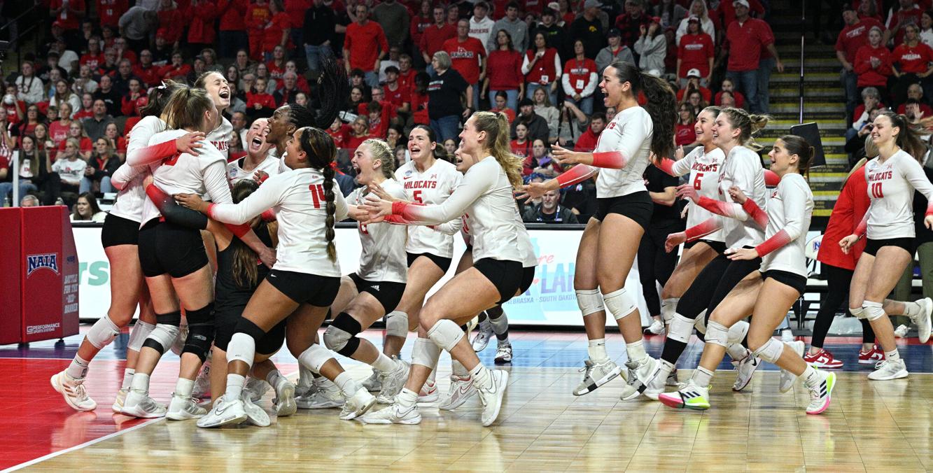 Photos: Northwestern vs Indiana Wesleyan NAIA championship volleyball