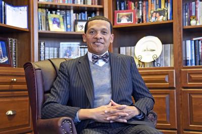 Morningside University extends Albert Mosley's contract