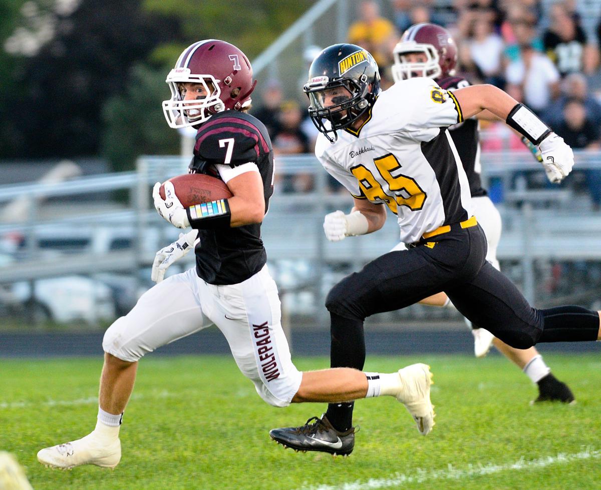Wolfpack trim Blackhawks in tight district test | Football ...