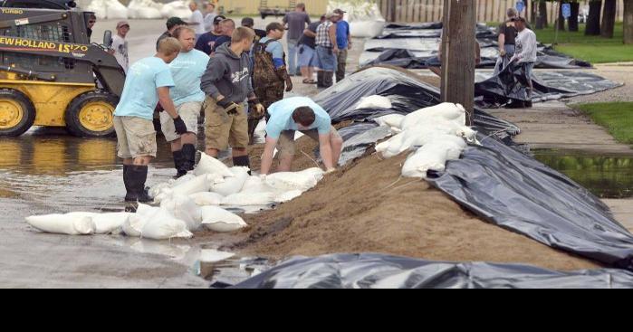FLOODING: Levee breaks in Rock Valley