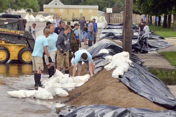 FLOODING: Levee breaks in Rock Valley