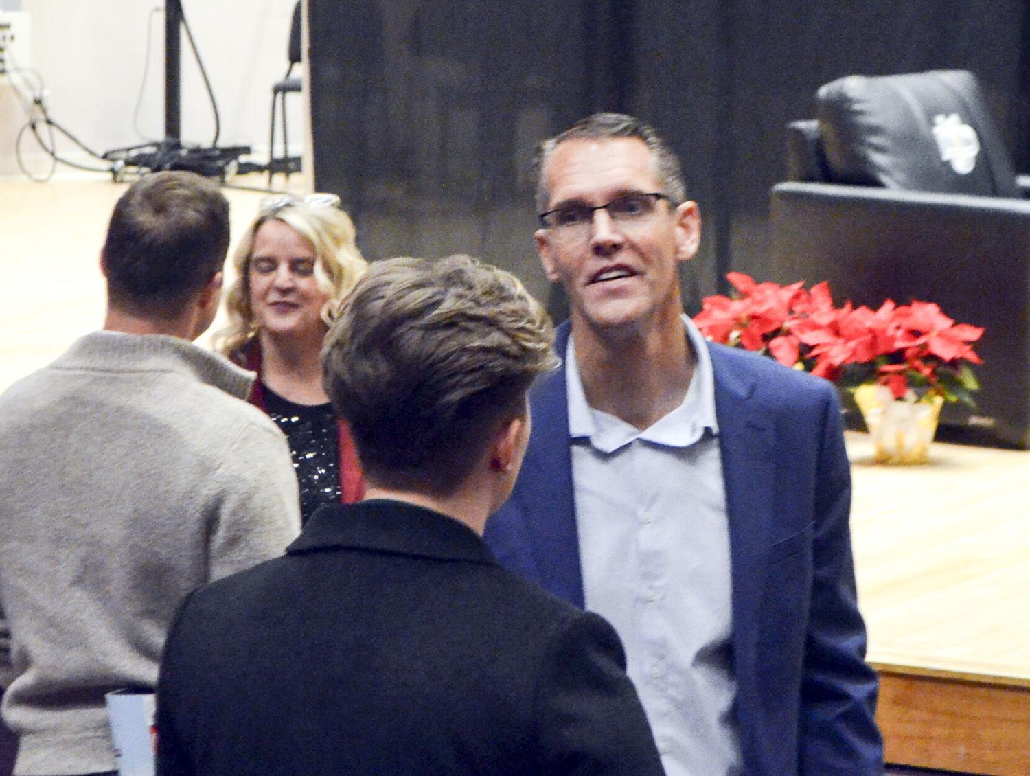 Rep. Randy Feenstra announces 2024 reelection bid