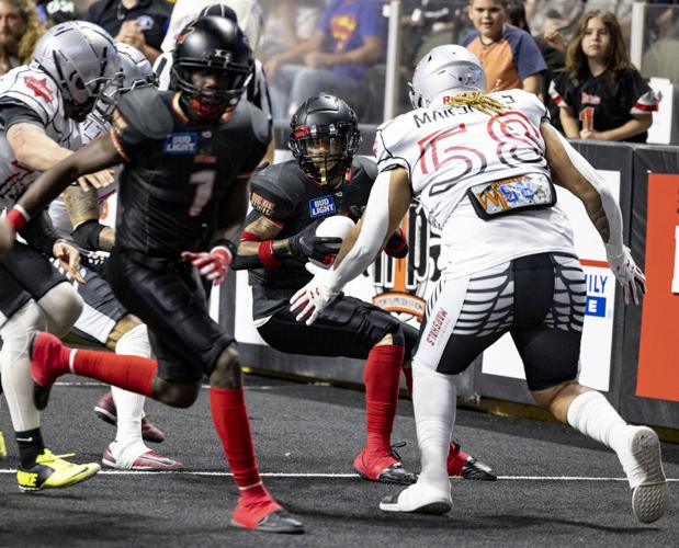 Bandits earn blowout win over Marshals