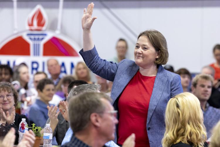 Randy Feenstra introduces bipartisan crop insurance bill