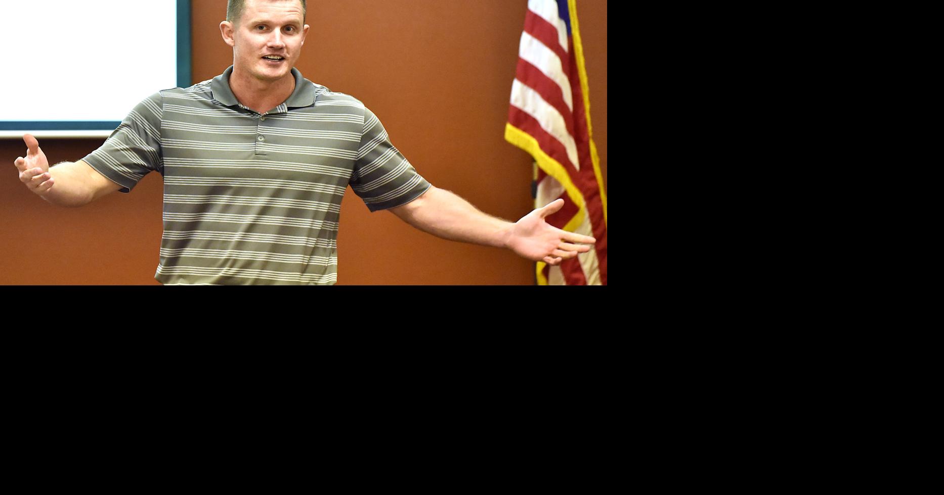 Pagel recalls Iowa playing days in book