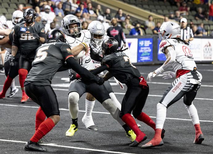 Bandits earn blowout win over Marshals