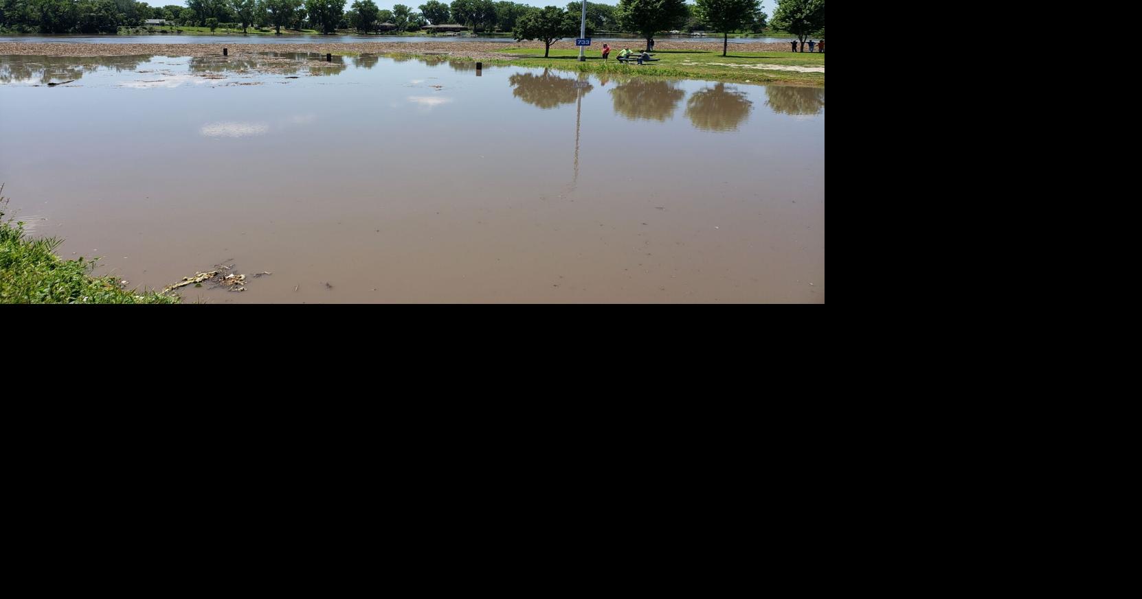 Sioux City boat ramp closed; levees being built in Riverside