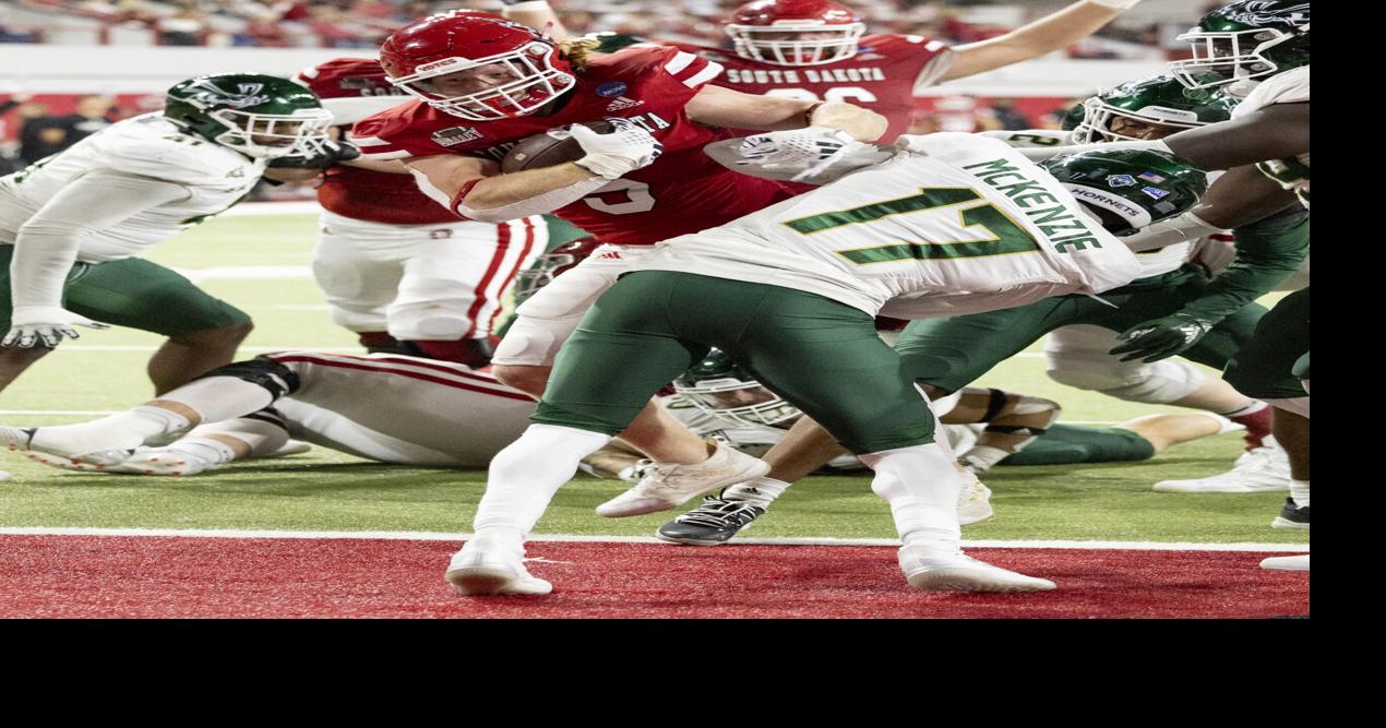 PHOTOS: South Dakota vs Sacramento State football