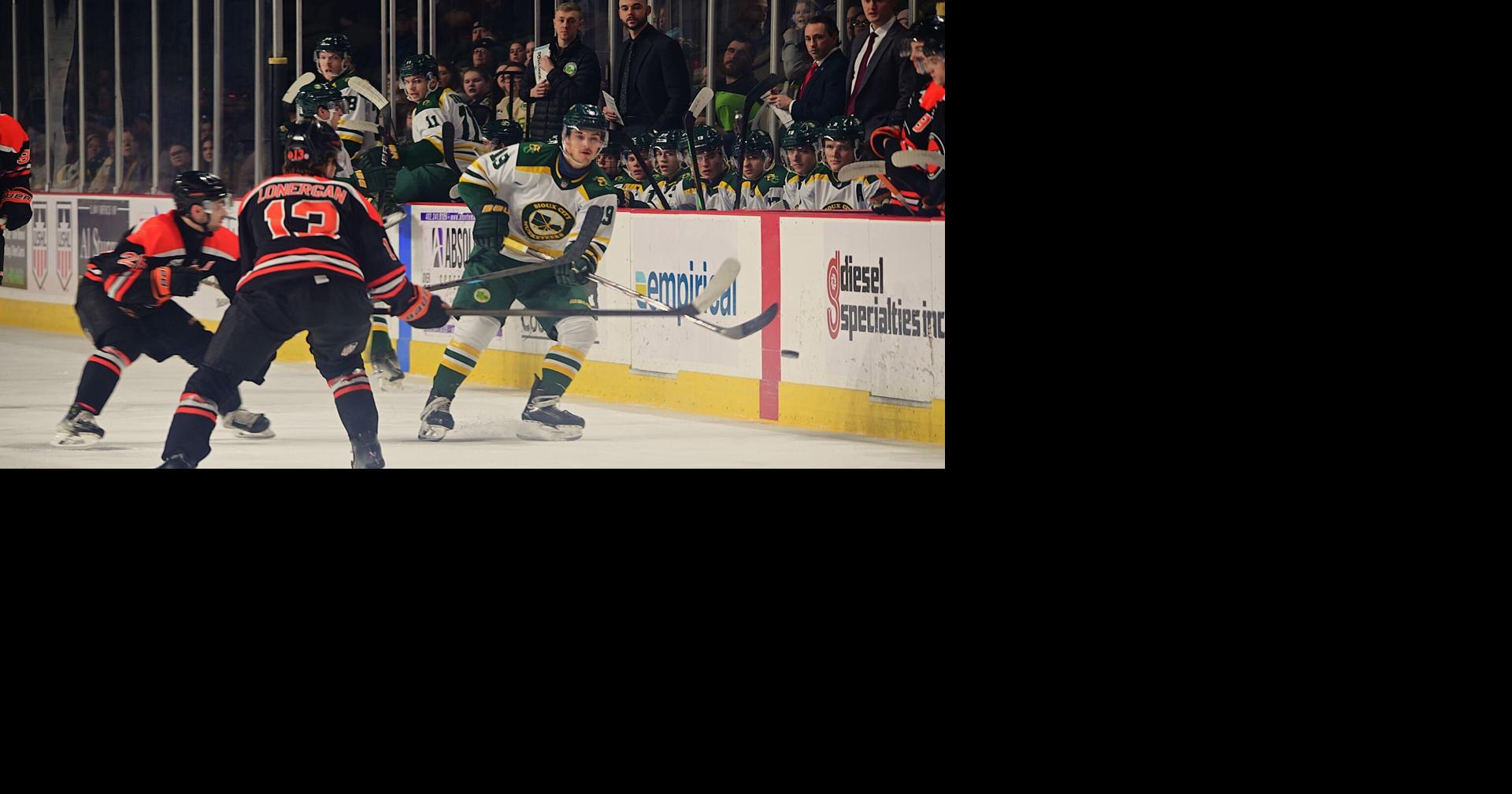 Kason Muscutt re-signs with Sioux City Musketeers