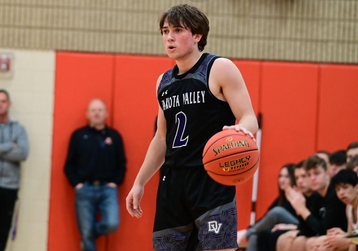 Prep boys basketball: DV downs SB-L, win streak at 60