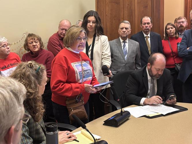 Iowa Senate advances bill prohibiting eminent domain for CO2 pipelines ...