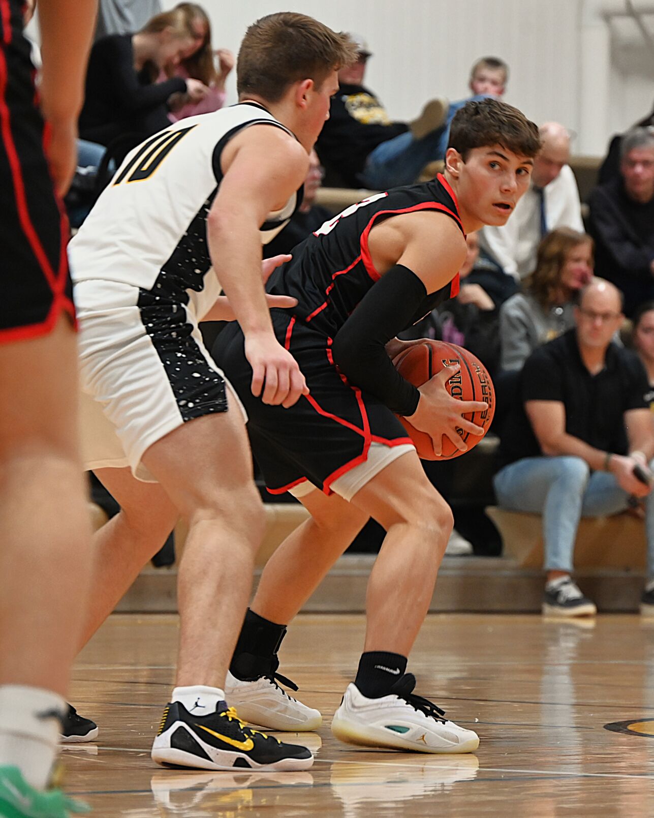 High School boys basketball: Kempema leads Hinton to WEC home win over G-LR